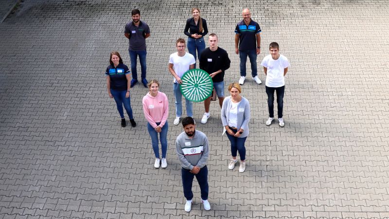 SCHAKO KG begrüßt neue Auszubildende und blickt optimistisch in die ...