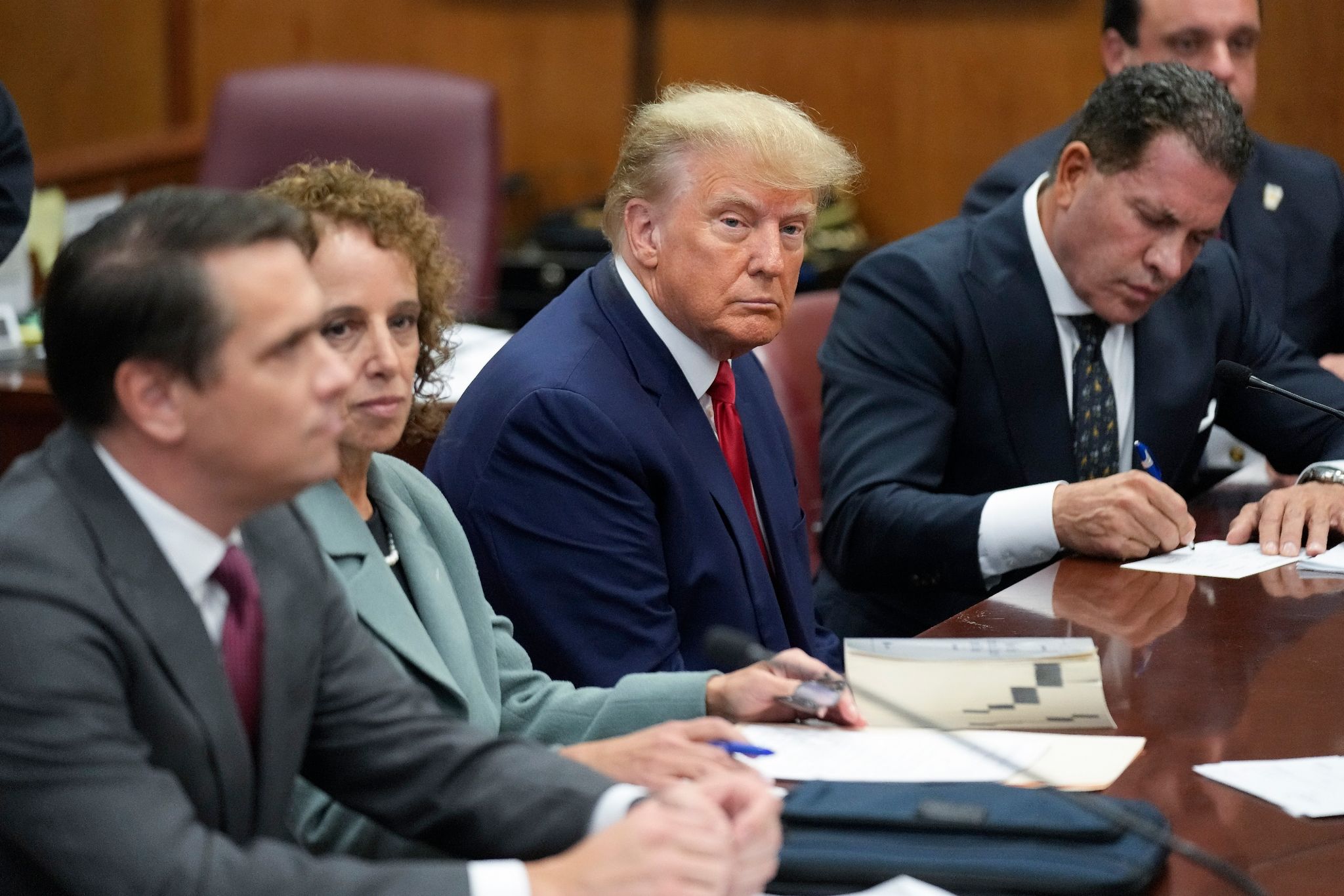 Ex-Präsident vor Gericht - Anklage in 34 Punkten gegen Trump Ex-Präsident vor Gericht - Anklage in 34 Punkten gegen Trump