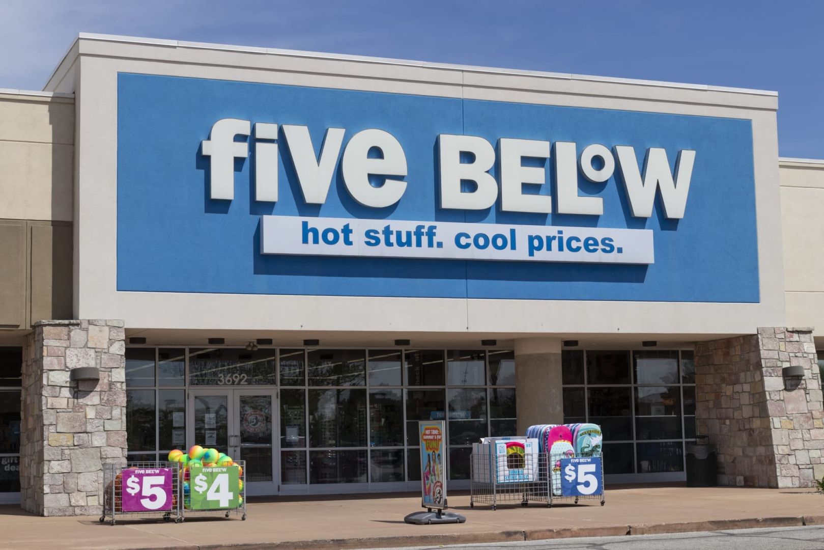Five Below in der Krise: CEO fliegt, Umsatz sinkt