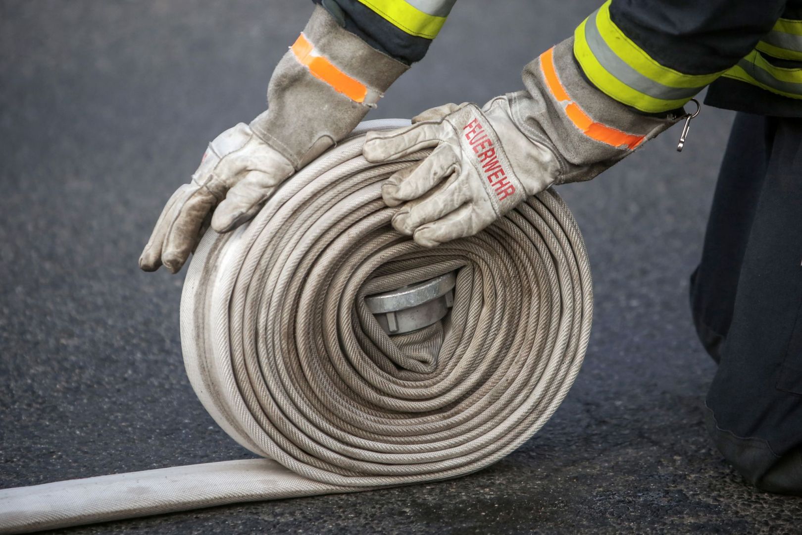 Frau stirbt bei Feuer in Fischräucherei
