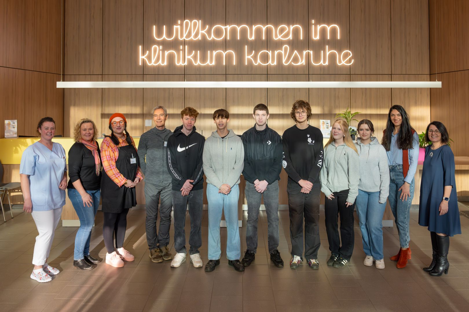 Jugendliche engagieren sich ehrenamtlich im Klinikum Karlsruhe