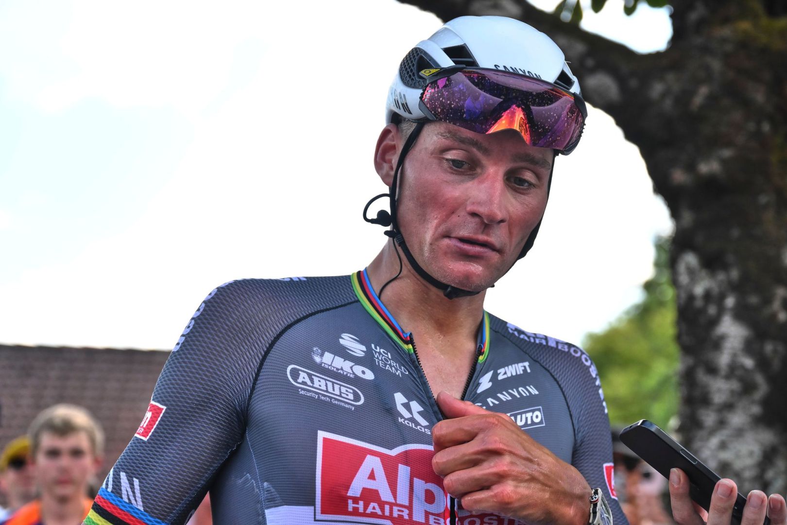 Lungenentzündung: Radstar Mathieu van der Poel bei Tour raus