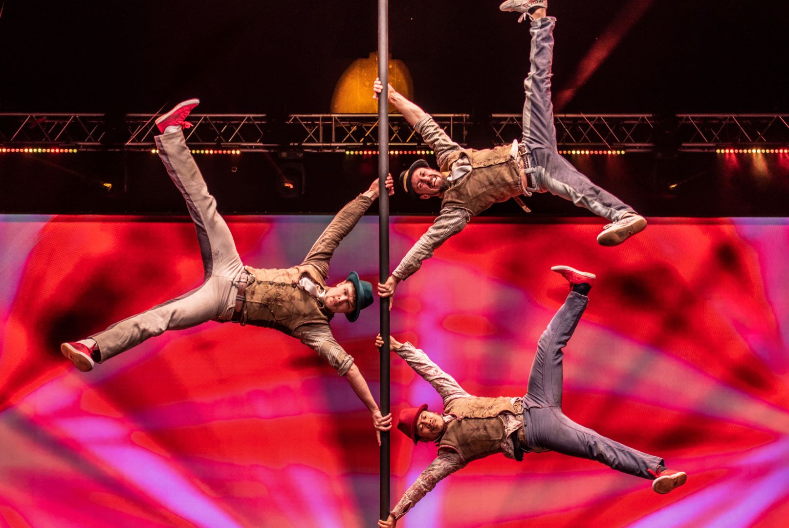 Neue Location und neue Künstler: Europas größtes Varietéfestival, das 8 ...