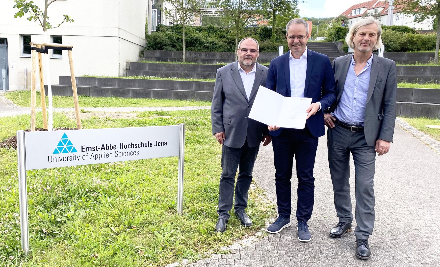 PI Ceramic: Kooperation zu neuem Studienmodell "Studium mit vertiefender Praxis" mit der Ernst ...