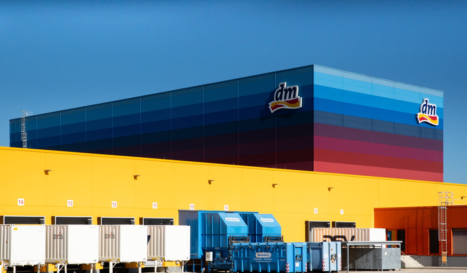 Swisslog zeigt auf der LogiMAT 2024 die menschliche Seite der ...